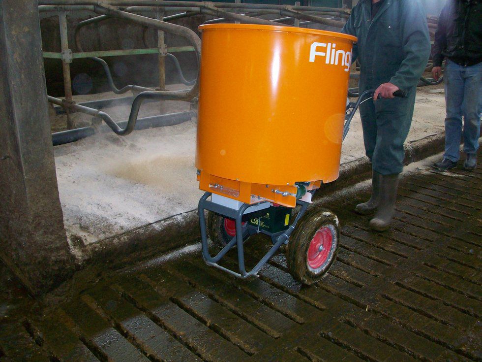 Handgeführte Einstreumaschine - SE - Flingk Machinebouw B.V ...