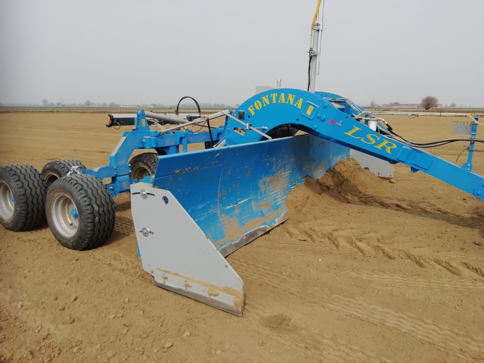 Planiermaschine zur Vorbereitung der Felder - LSR 600 - Fontana S.r.l ...