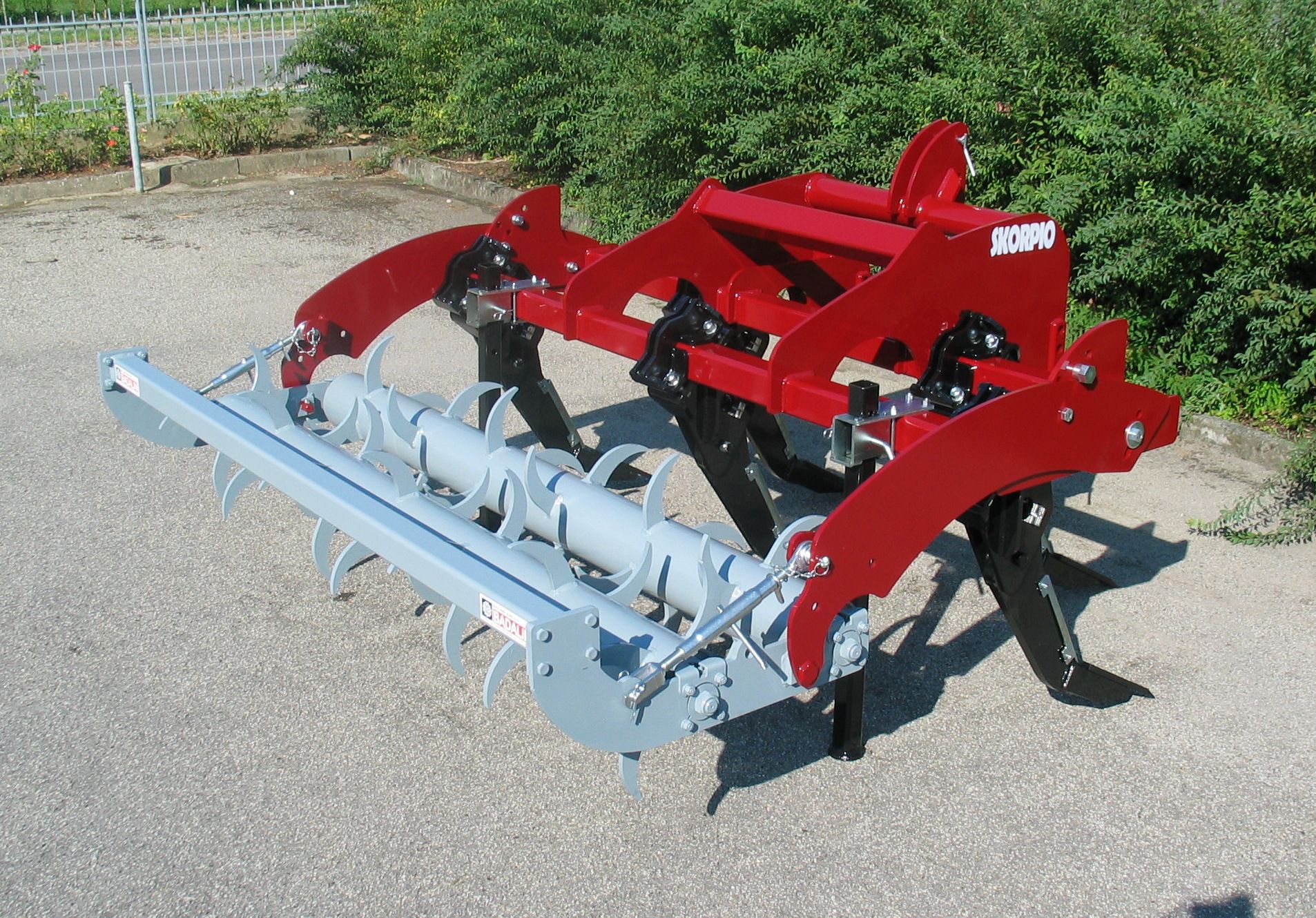 Tiefenlockerer mit Rolle - SKORPIO STANDARD - Badalini Srl - stationär / mit Hydraulikregelung ...