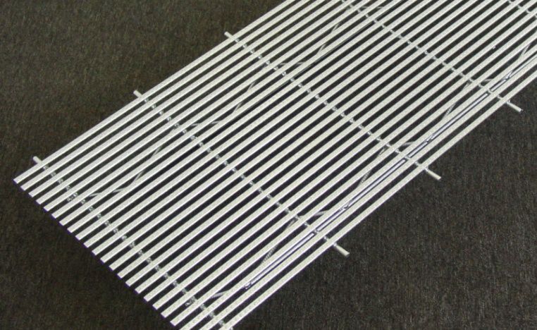 Tarima de acero - APA Floors B.V. - para la ganadería porcina / sólida