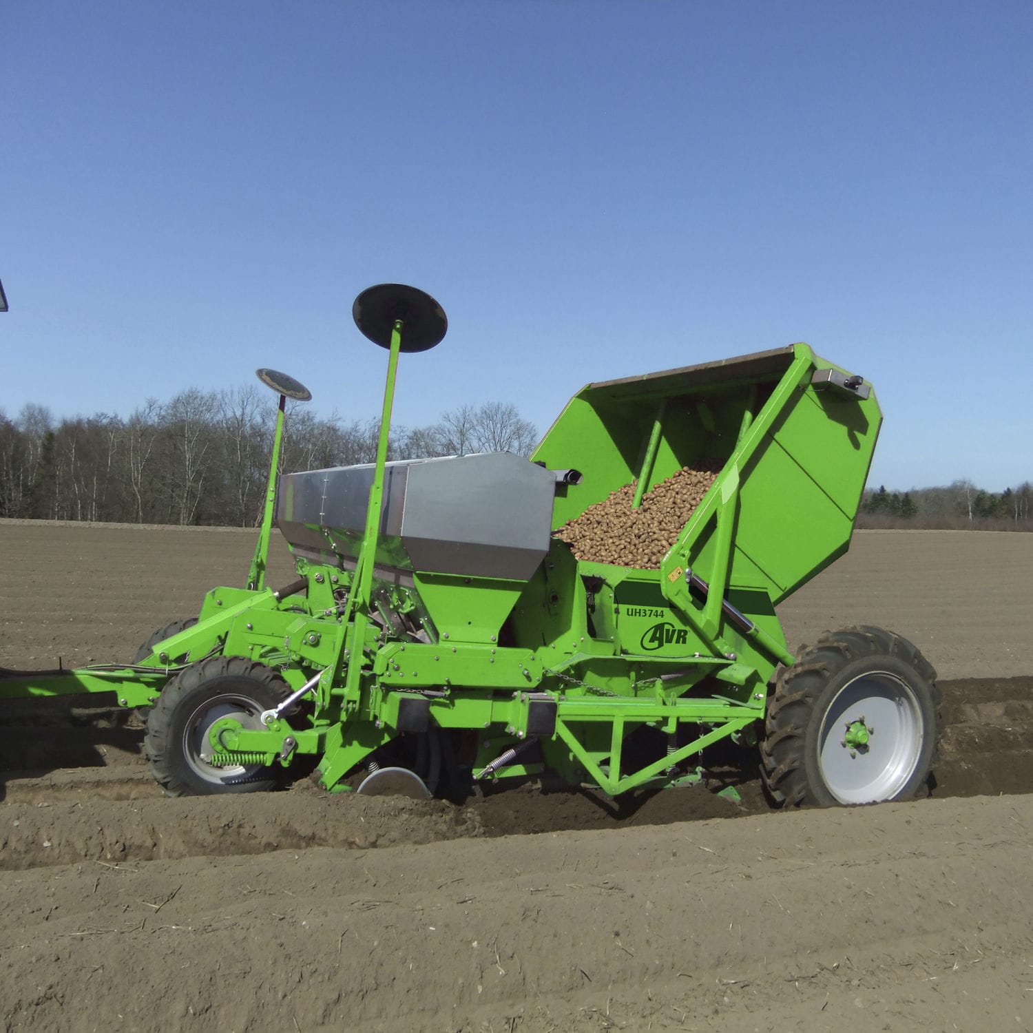 Planteuse de pommes de terre - AVR UH3744 - AVR bvba - automatique ...