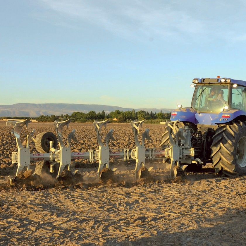Charrue à versoir - TV Series - ER.MO S.p.A. - portée / à largeur ...