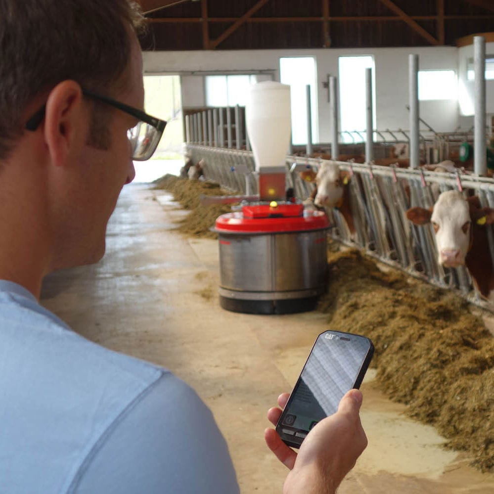 Robot repousse-fourrage - FARO - Schauer Agrotronic GmbH - automatique