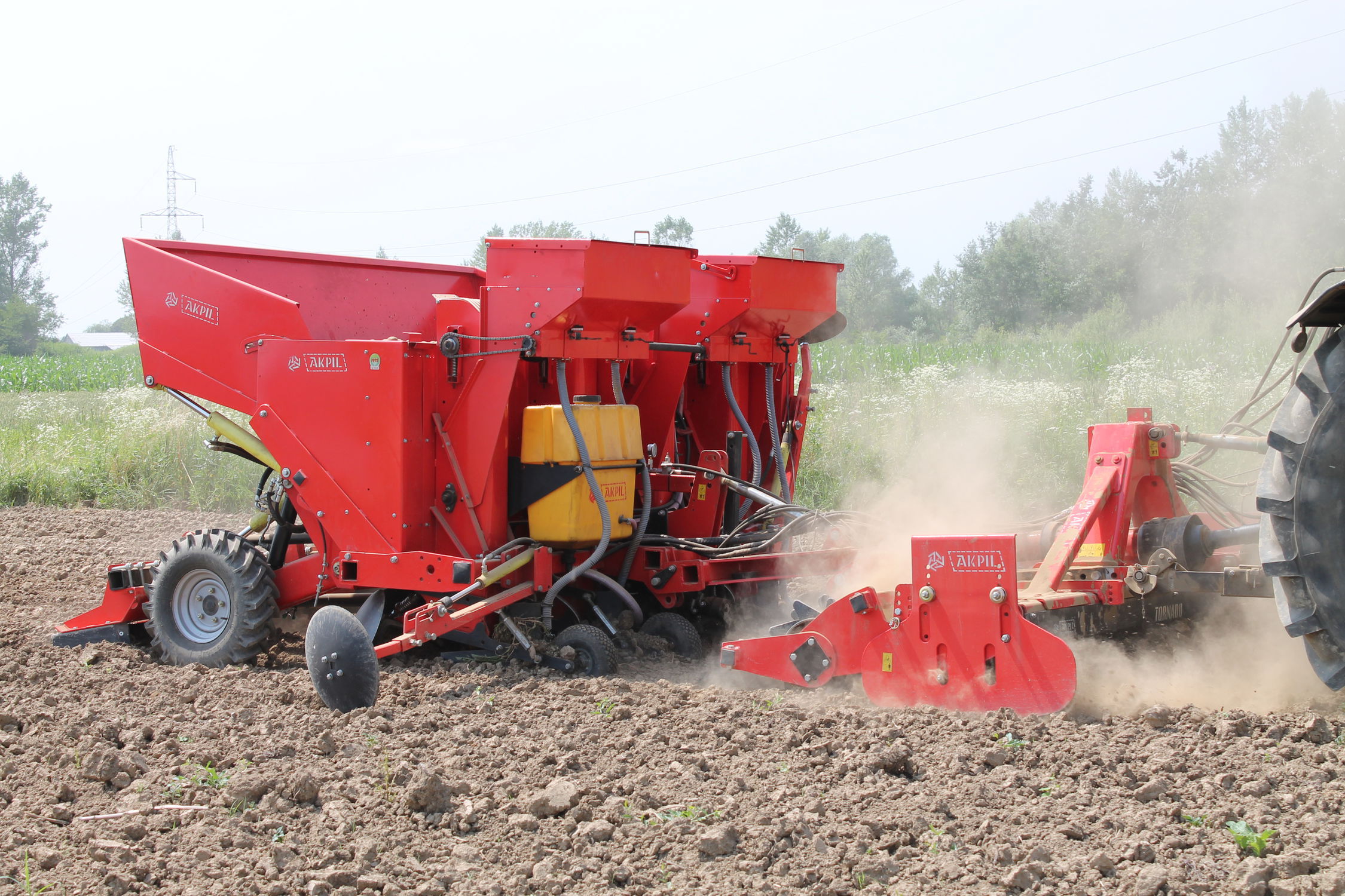 Semoir de précision à 4 rangs - TORNADO PLANT - Akpil - traîné