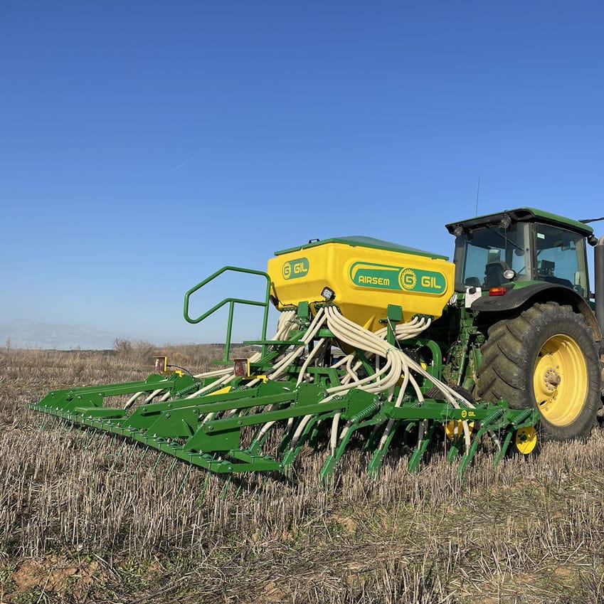Semoir de semis direct pneumatique - AIRSEM-PRO-4F series - GIL - à ...