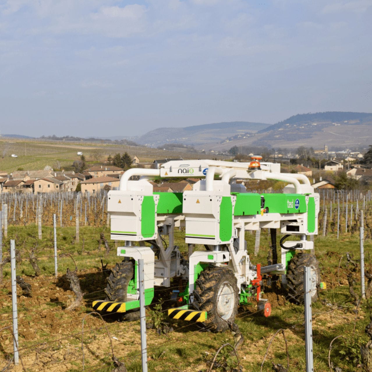 Robot agricole autonome - Ted - Naïo-Technologies - de désherbage / viticole / télécommandé