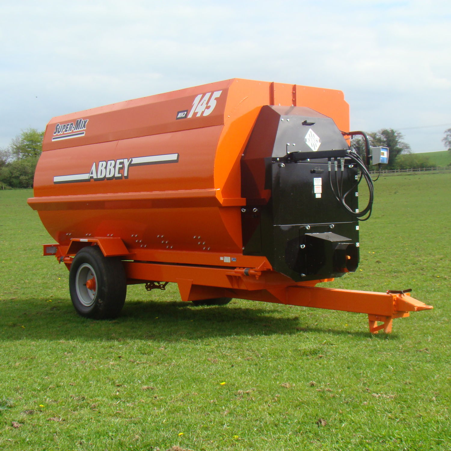 Mélangeuse à vis horizontale - Abbey Machinery Ltd. - traînée / à ...