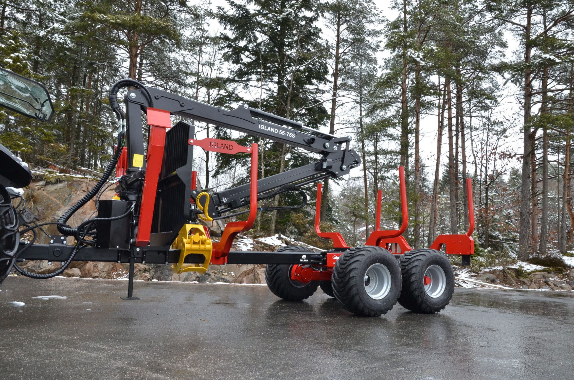 Grue forestière montée sur remorque - 580 Swingtrac - igland - à flèche ...