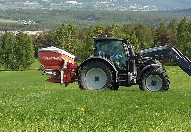 Tractor-mounted fertilizer spreader - FERTI-W series - AGREX srl - with GPS