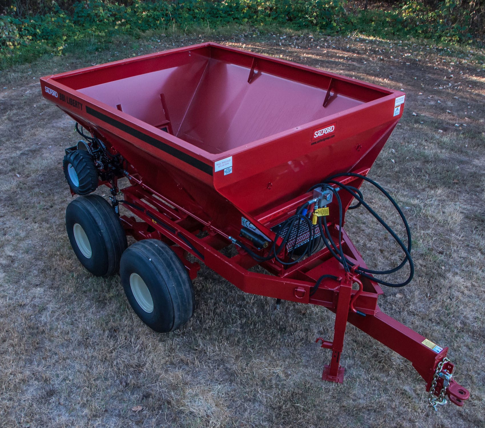 Towed fertilizer spreader - BBI Liberty - Salford Group Inc. - dry ...