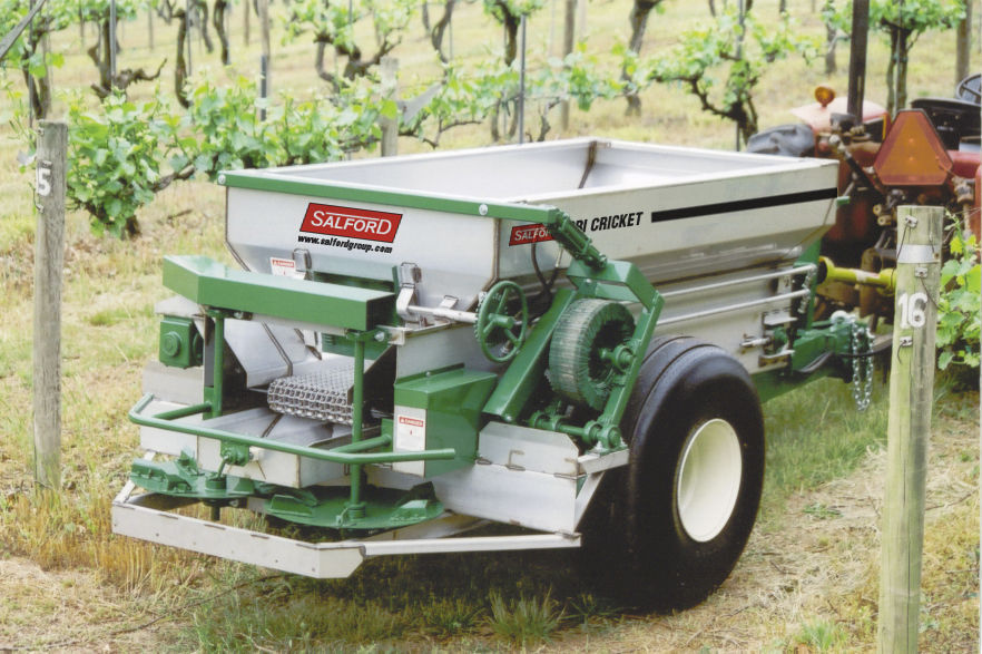 Towed fertilizer spreader - BBI Cricket - Salford Group Inc. - dry ...