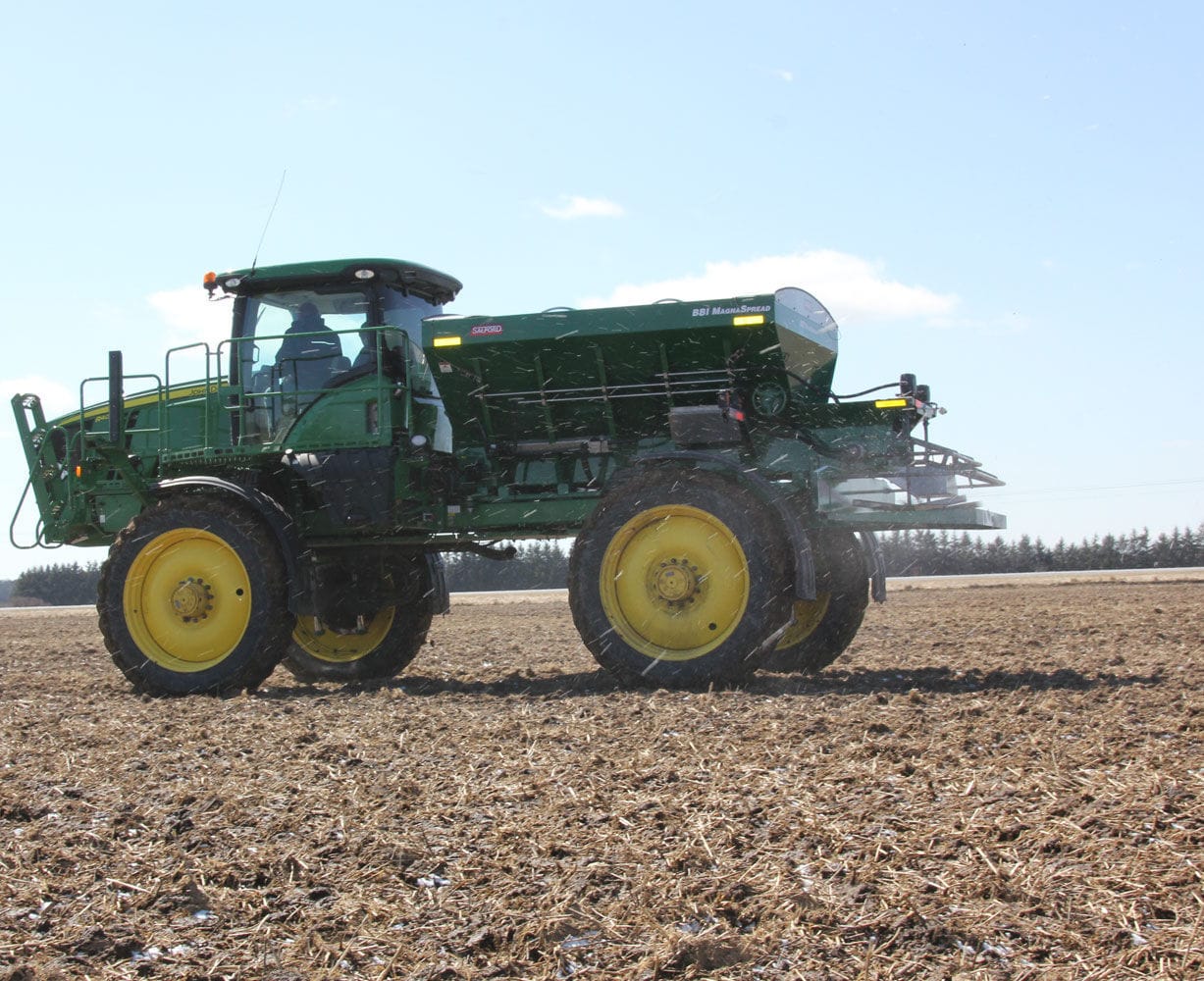 Mounted fertilizer applicator - BBI MagnaSpread - Salford Group Inc ...