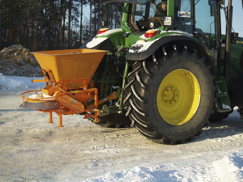 Mounted salt spreader - SAND series - SAMASZ Sp. z o.o.