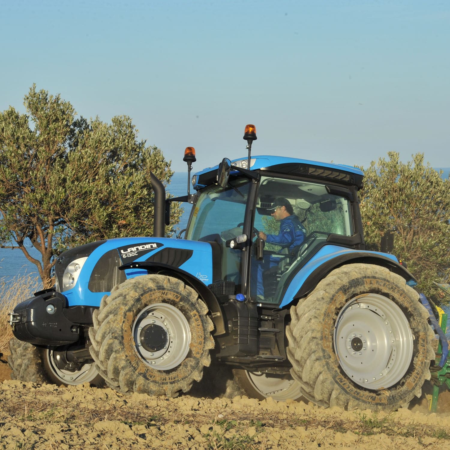 Power shuttle tractor - 6C T4I series - Landini - compact / with cab