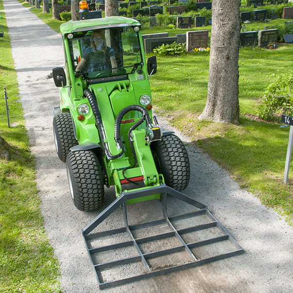 Field preparation leveler - A32411 - Avant Tecno Oy - hydraulic