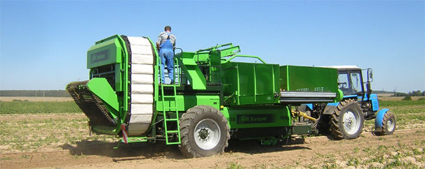 Potato harvester machine - 220B Variant - AVR bvba - towed / 2-row