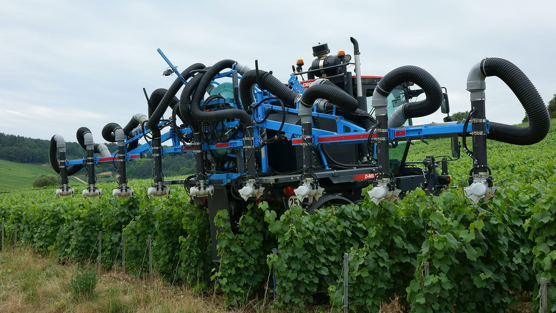 Straddle tractor sprayer - COMPACT SPEEDAIR - BERTHOUD - self-propelled ...