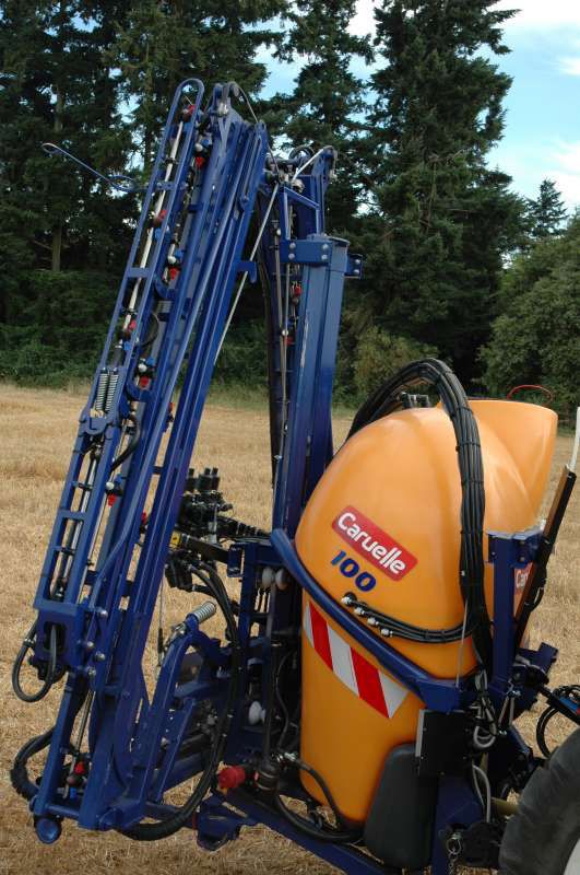Mounted sprayer - Profarm - Caruelle Nicolas - hydraulic / folding arms