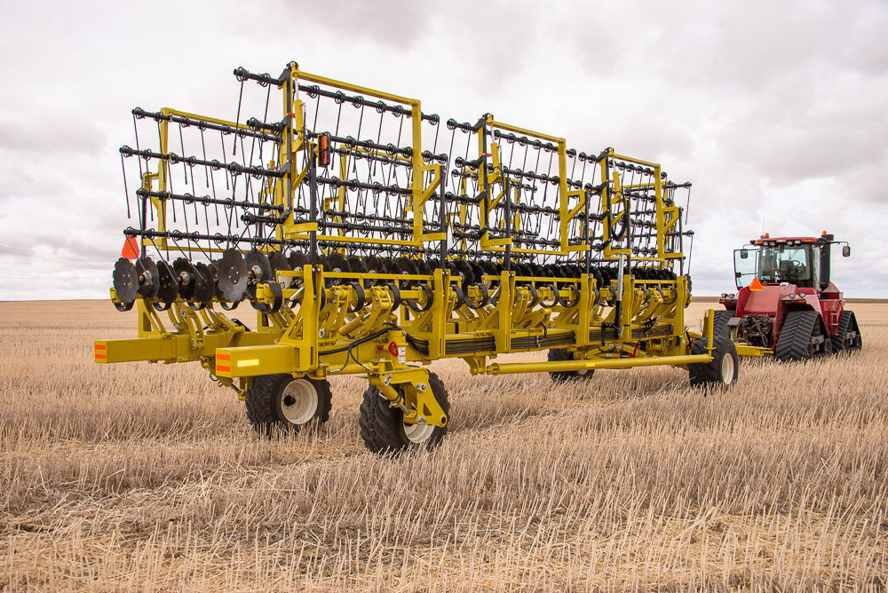 Towed disc harrow - STRAWMASTER X - Degelman Industries Ltd. - 1 ...