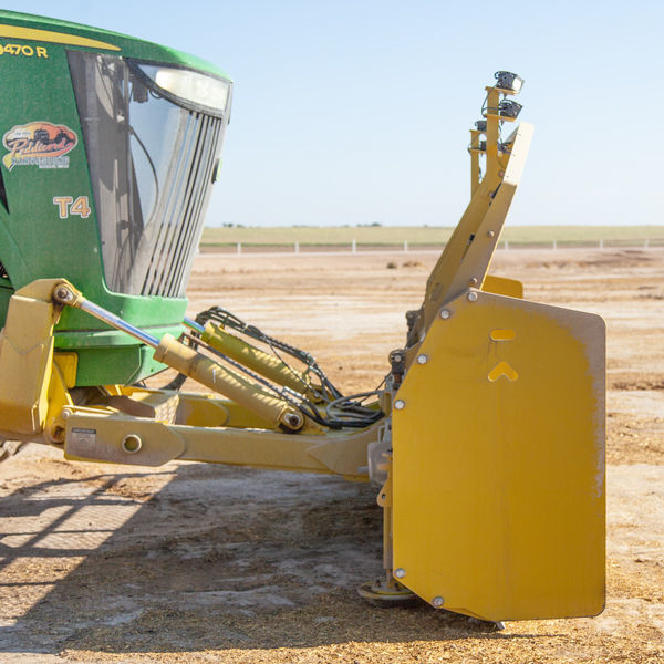 Tractor mounted silage blade - SILAGE KING - Degelman Industries Ltd.