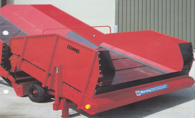 Potato receiving hopper - SUPERCHARGER - DOWNS - unloading