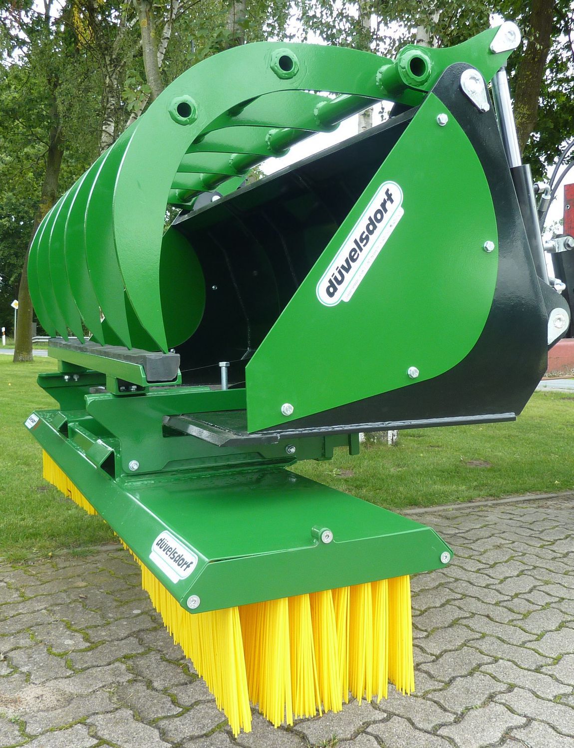 Mounted sweeper - Kehrbesen Standard - Düvelsdorf Handelsgesellschaft ...