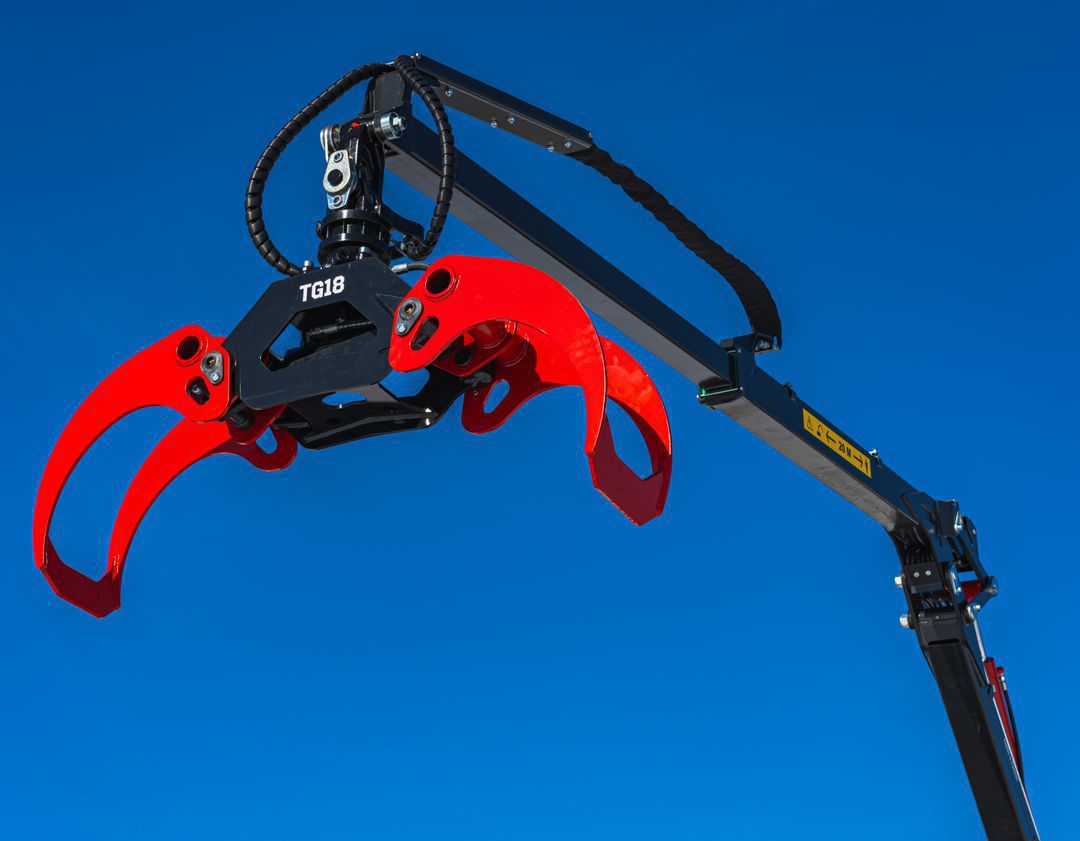 Trailer-mounted forestry crane - CR47 - FARMI FOREST Corporation ...