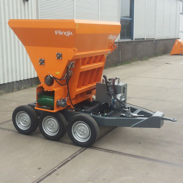 Towed straw bedder - ZXS series - Flingk Machinebouw B.V. - self-unloading