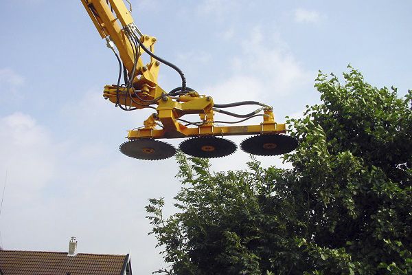 Hydraulic rotating tree saw - Herder B.V.