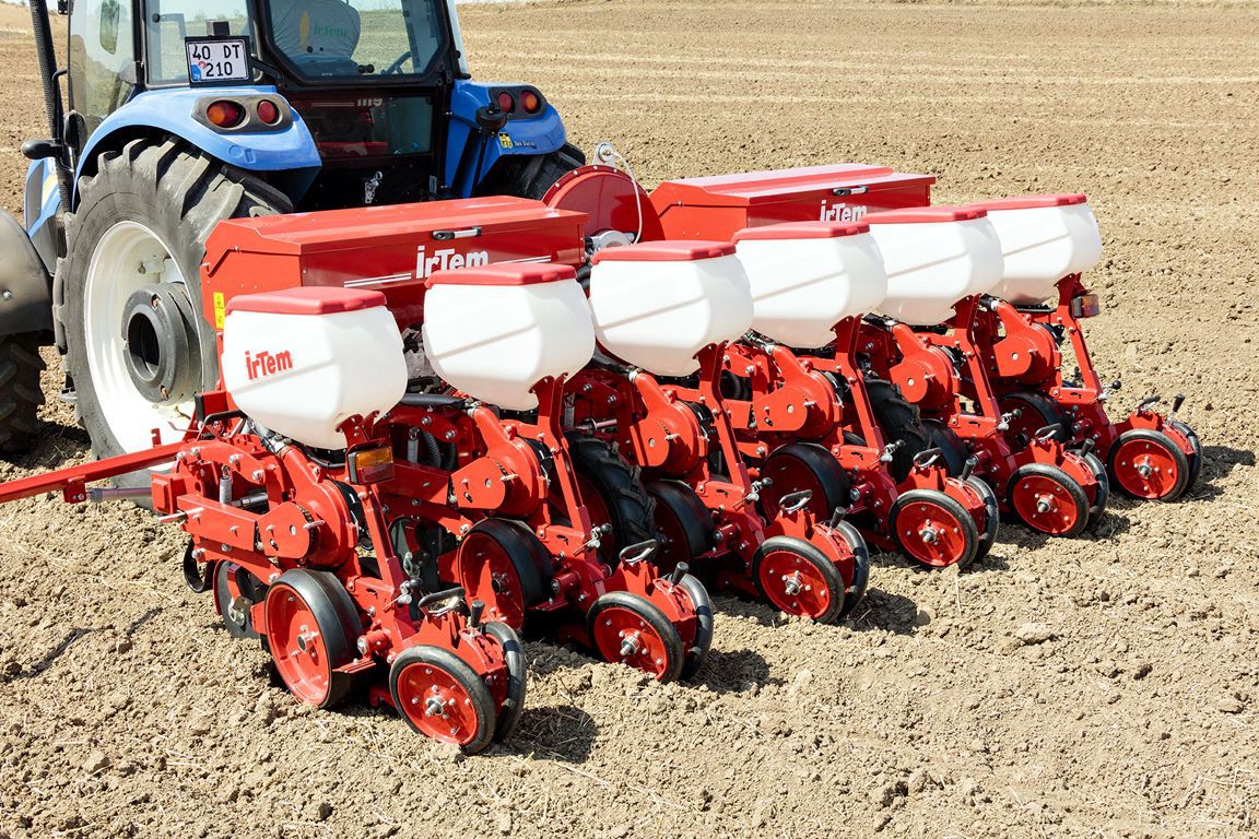 Pneumatic precision seed drill - Irtem Agrimachines - disc / 6-rows ...