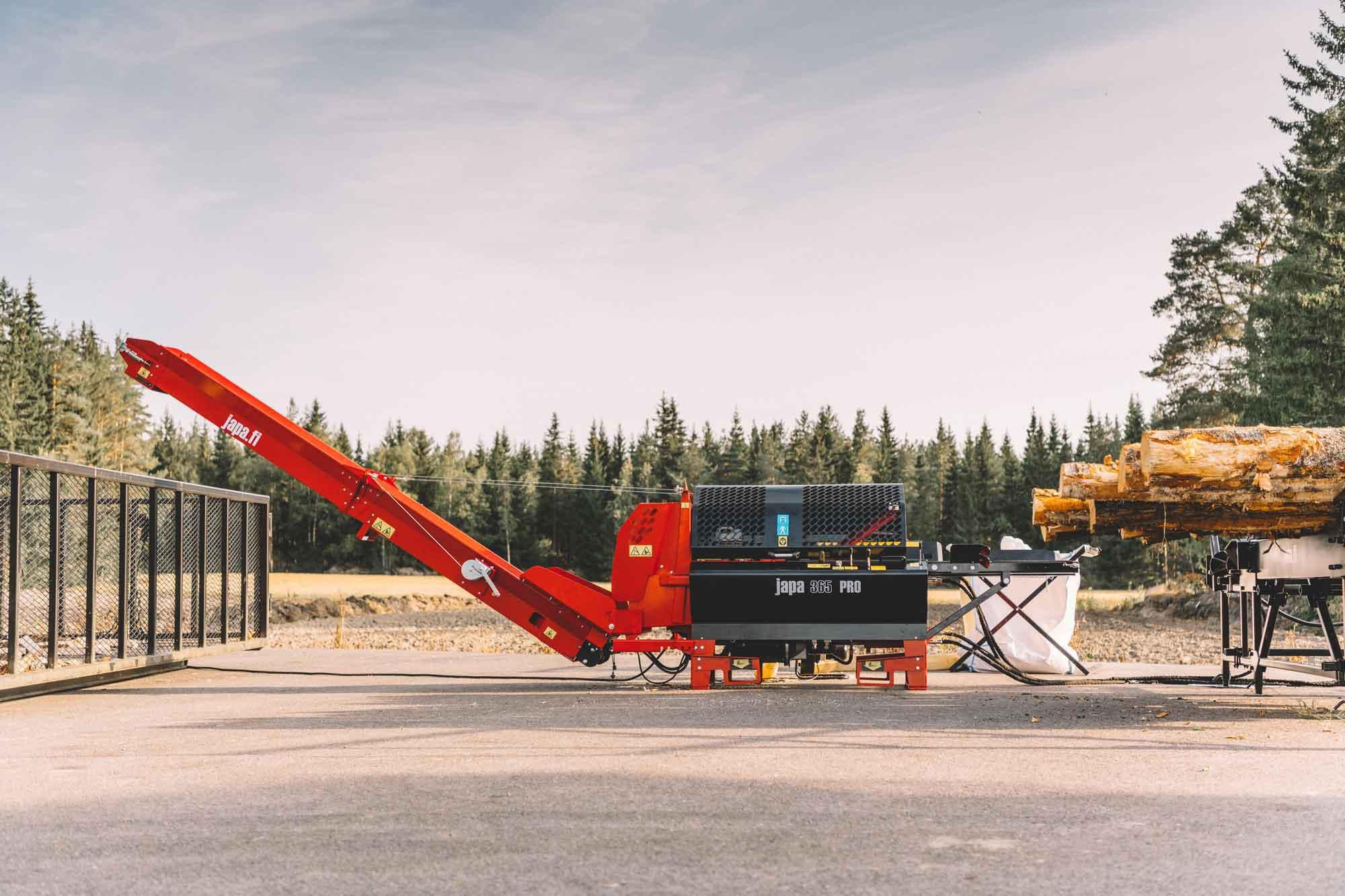 Firewood processor with chainsaw - 365+ PRO - JAPA - with belt conveyor ...