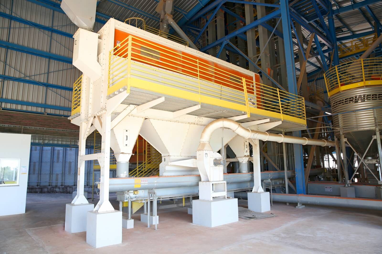 Seed pre-cleaner - MLR - Kepler Weber Industrial S/A - vibrating mesh ...