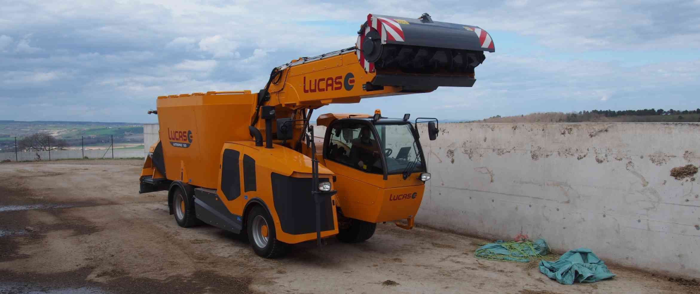 Vertical mixer - AUTOSPIRE series - LUCAS.G - self-propelled / single ...