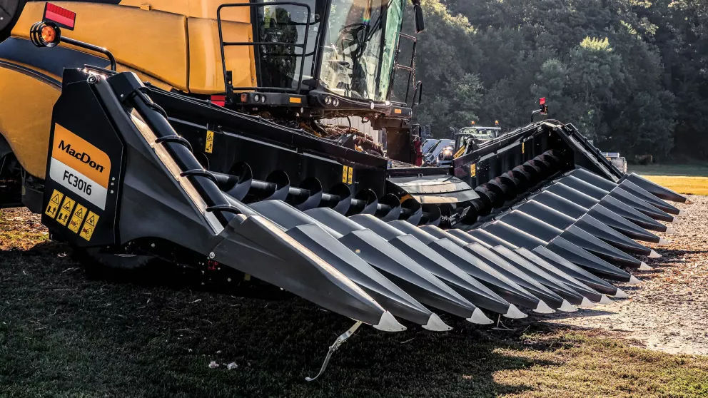 Corn head - FC series - MacDon Europe GmbH - flex / with hydraulic ...