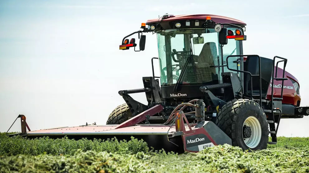 Self-propelled windrower - M2 series - MacDon Europe GmbH