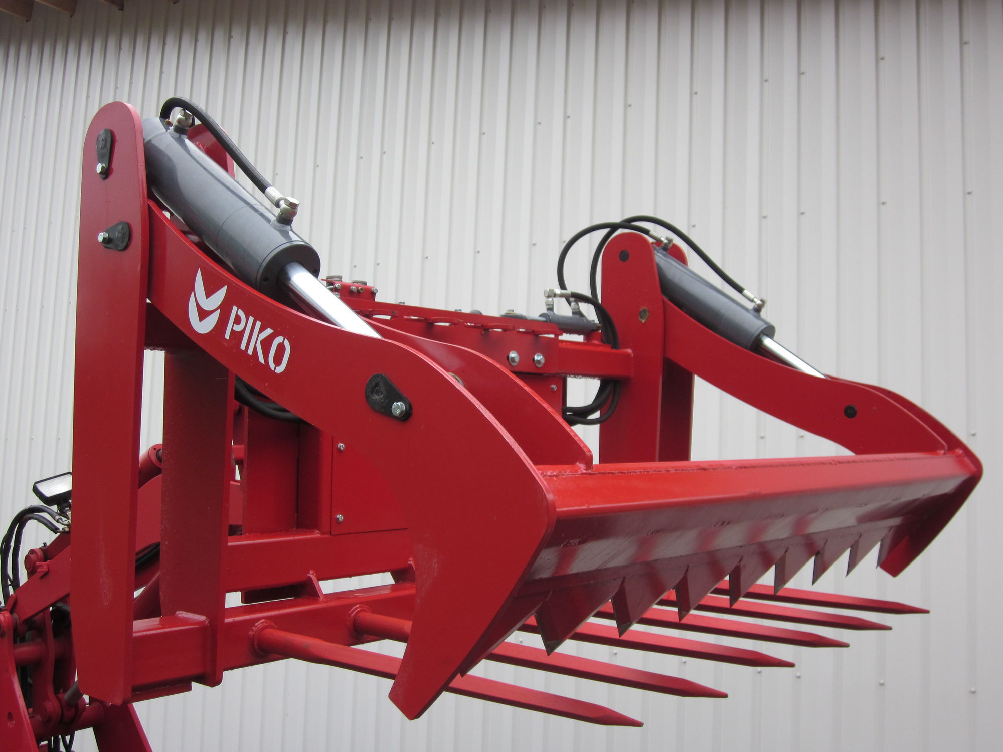 Round bale cutter - Pikoteam Oy - with wrap retainer