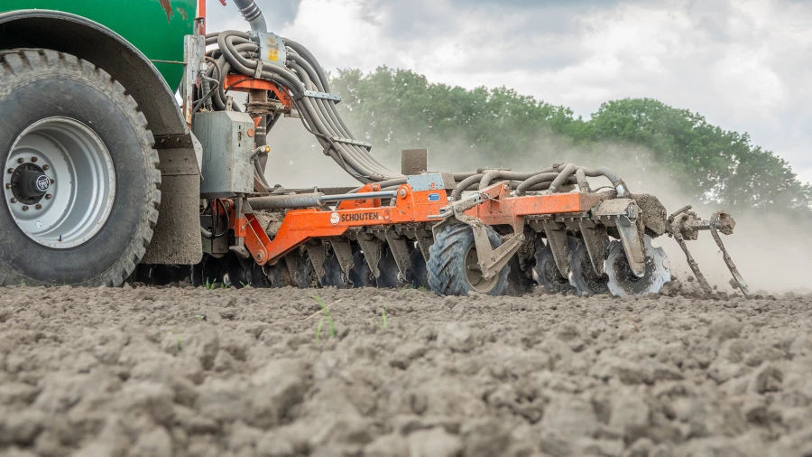 Towed slurry injector - BIZON BS900 - Schouten Machines B.V. - disc ...