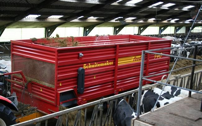 Cattle automatic feeding system - Feedo Series - Schuitemaker Machines ...