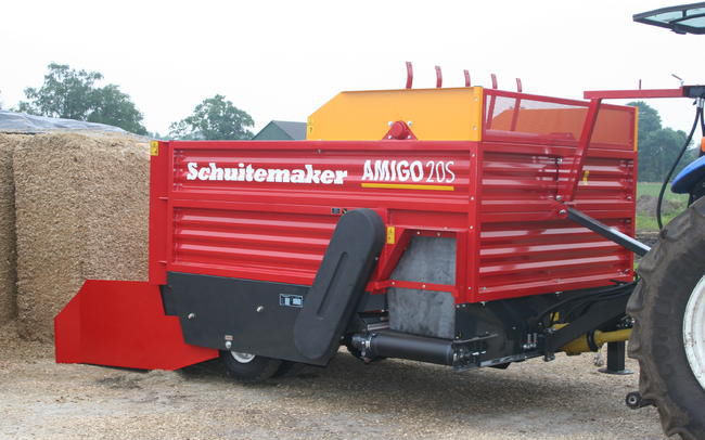 Towed straw spreader - Amigo Series - Schuitemaker Machines B.V. - for ...