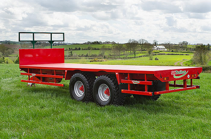 Flatbed trailer - SlurryKat Ltd. - tandem axle / agricultural / for bales