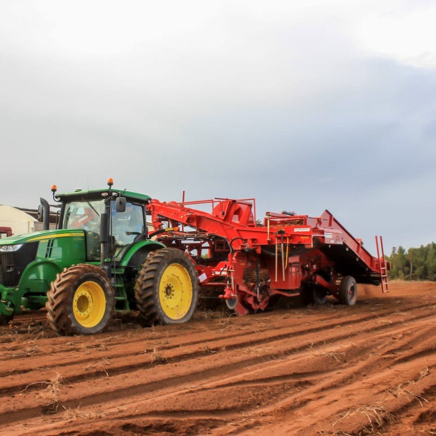 3-row harvester machine - 6630 - Spudnik Equipment Company LLC ...