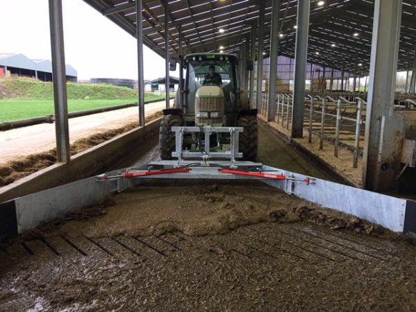 U-shaped manure scraper - Eagle - Storth Ltd. - rubber