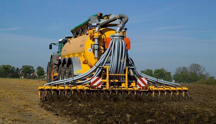 Mounted slurry injector - Terraject - Veenhuis Machines BV - towed ...