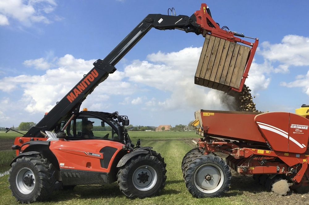 Box tipper with clamping system - K75 Series - WIFO-ANEMA B.V.