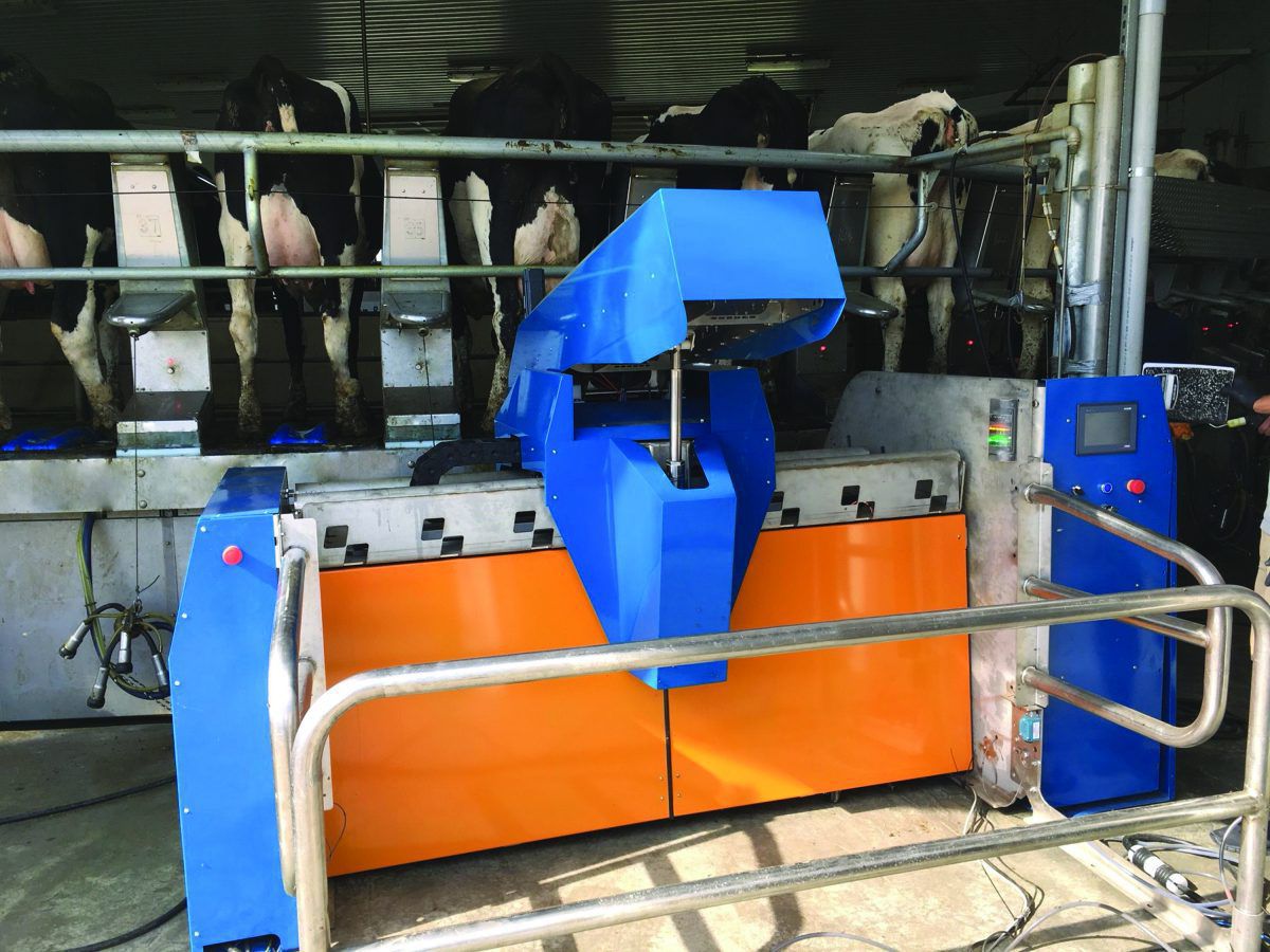 Automatic teat sprayer - SR2 - Boumatic Robotics B.V.