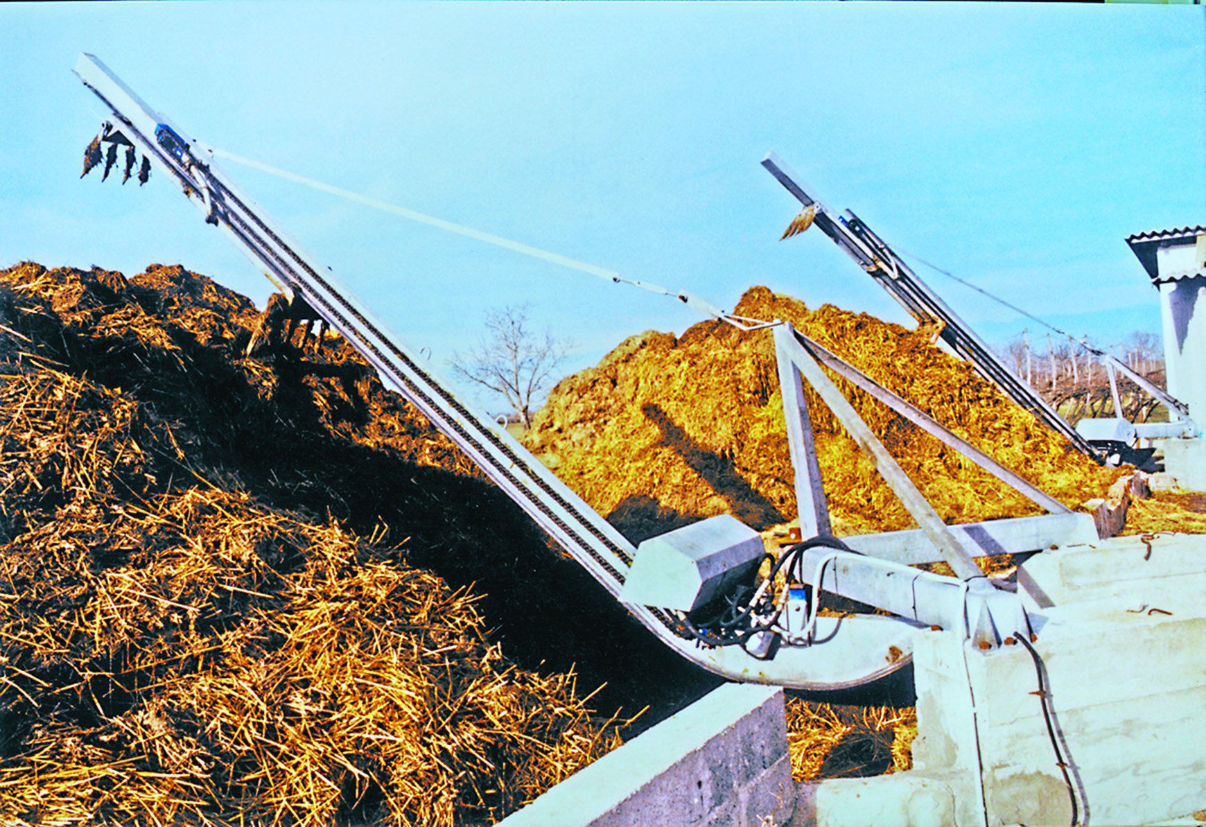 Two-way barn cleaner - CRD - Concept Rolland Developpement