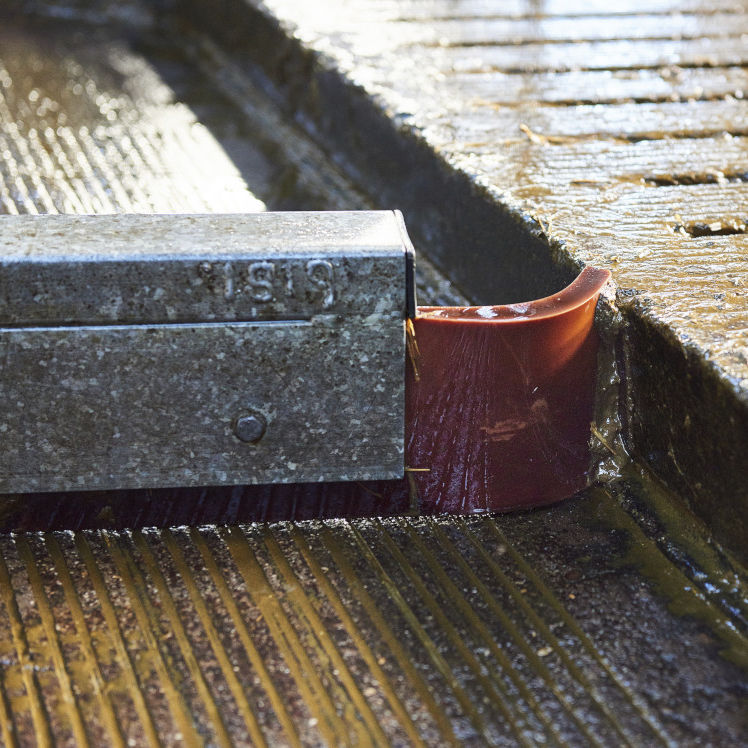 Chain manure scraper - Flex - JOZ b.v. - straight / U-shaped / rubber