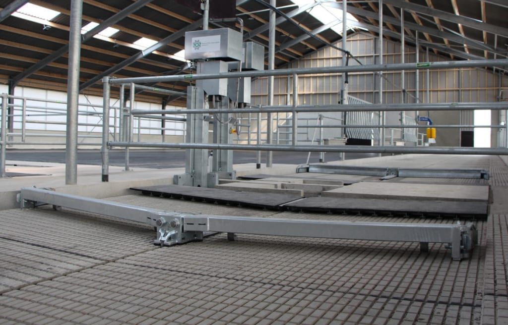 Rope manure scraper - Combi HCI W5 - JOZ b.v. - V / rubber