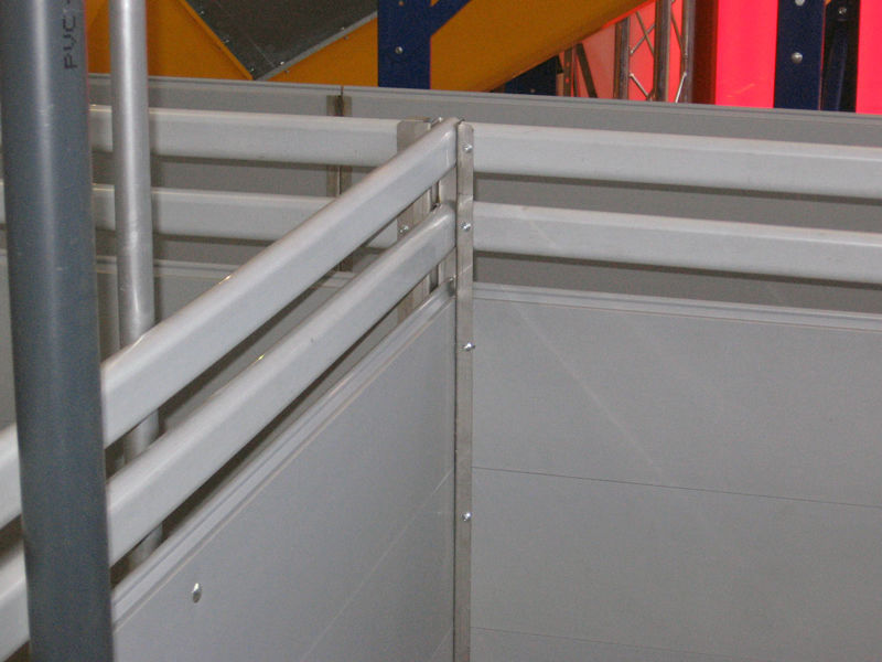 Livestock dividing panel - POLnet Sp. z o.o. i Wspólnicy - for pigs / PVC