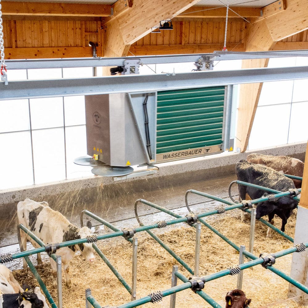 Rail-mounted straw blower - FLYPIT - WASSERBAUER GmbH Fütterungssysteme ...